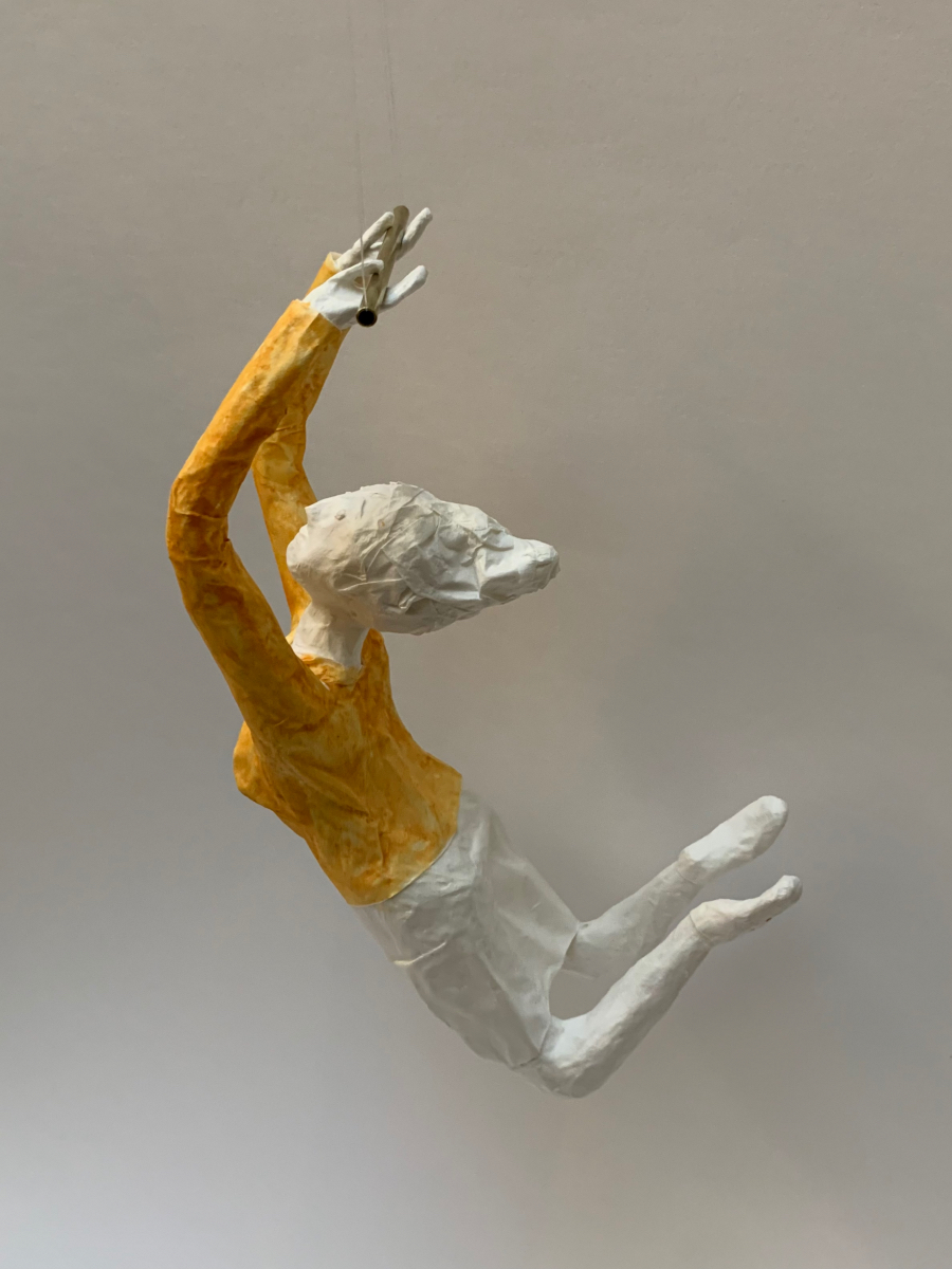 SCULPTURE LE TRAPEZISTE PAPIER A ETRES